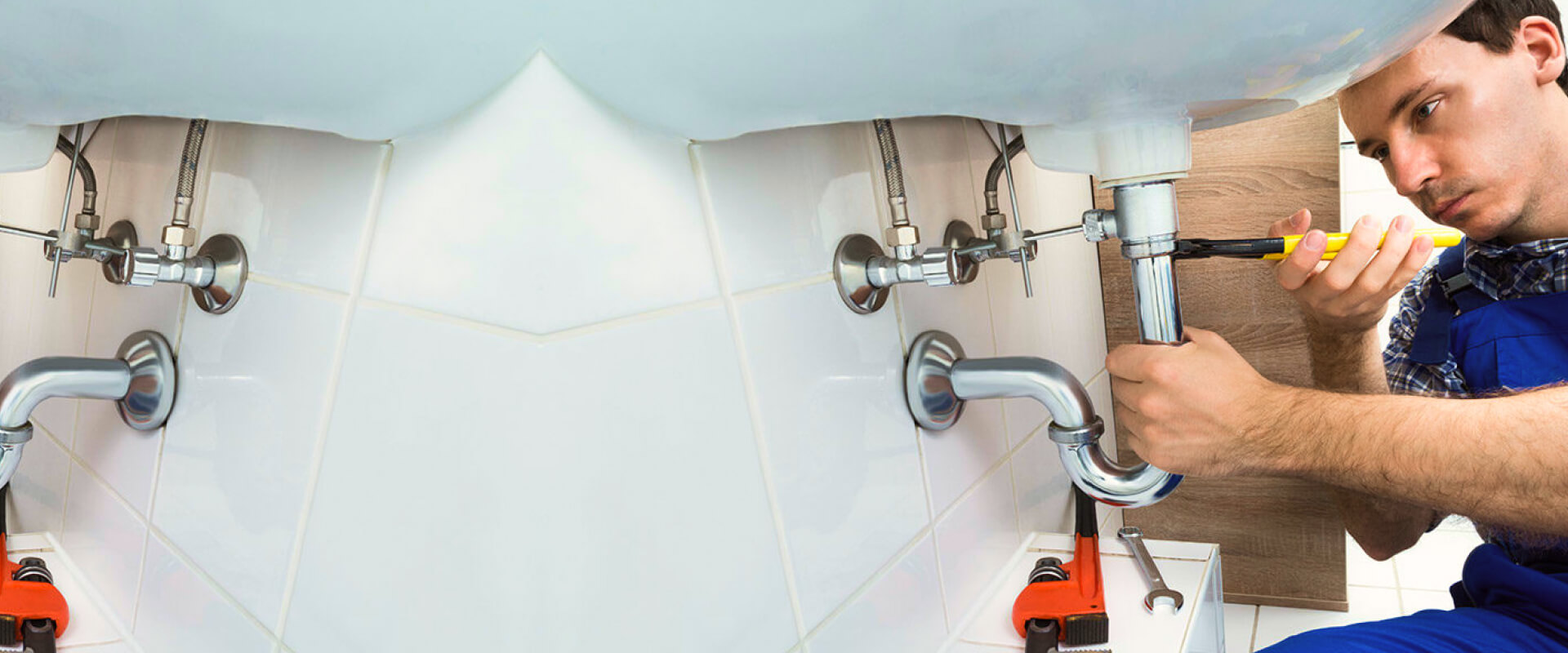 Common Plumbing Issues in Older Homes and How to Fix Them - Green and Gold Plumbing